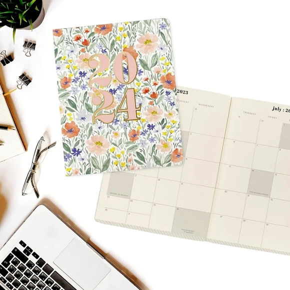 Graphique De France | Office | Graphique 224 Monthly Planner In ...